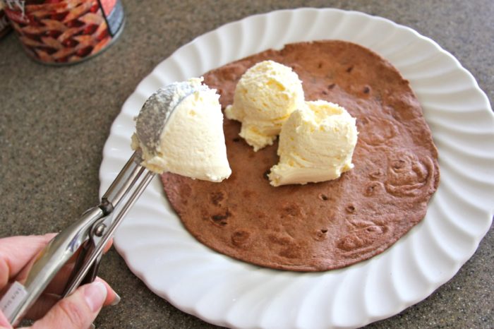 Dark Chocolate Cheesecake Wrap - Cooking With Ruthie