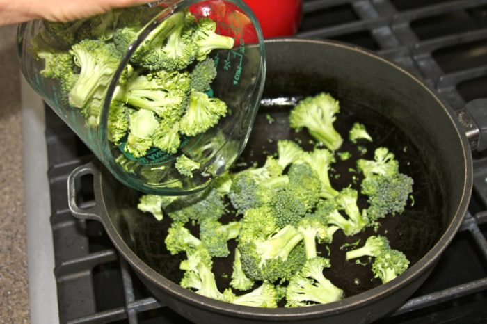 Old Spaghetti Factory Broccoli Recipe - Cooking With Ruthie